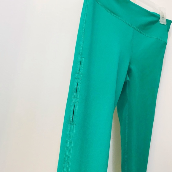Fabletics | Pants & Jumpsuits | Fabletics Green Cropped Leggings Sz ...
